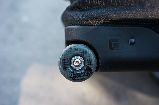 Drive By :: Burton Wheelie Board Case - Carryology