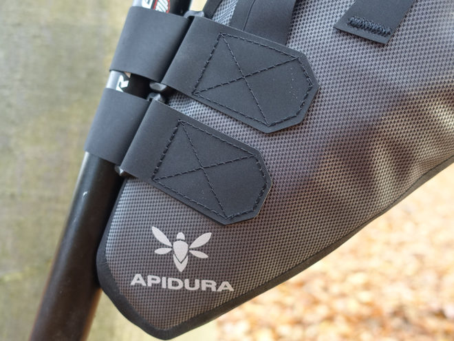 Drive By :: Apidura Saddle Pack and Handlebar Pack - Carryology