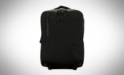 7 Minimal All-Black Backpacks for Urban Commuters I CARRYOLOGY
