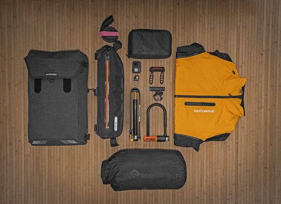 10 Awesome Bike Commuting Essentials | CARRY BETTER
