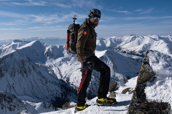 Beginner's Guide to Winter Mountaineering - Carryology