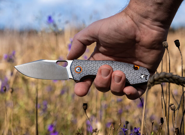 GiantMouse x Carryology ACE Grand Auxikko - Carryology
